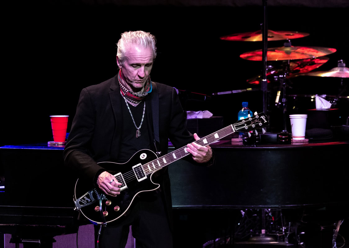 Pat Benatar & Neil Giraldo 5/21/25 Palace Theatre (Mark Kurtzner ...